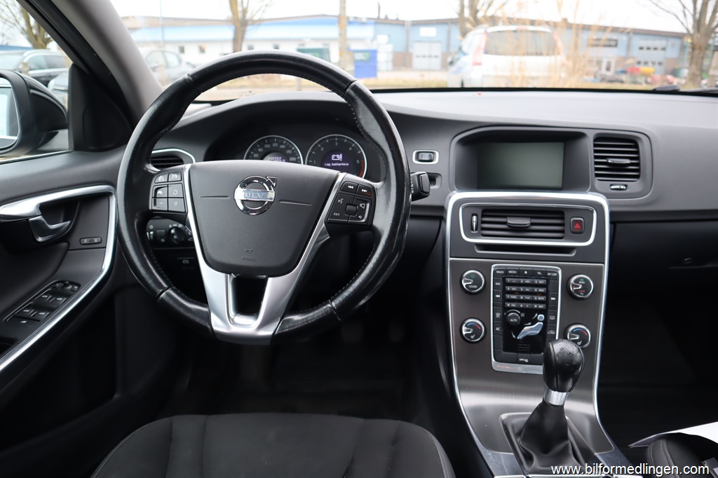 Volvo S60 1.6D DRIVe 115hk Momentum, High Performance Sound System ...