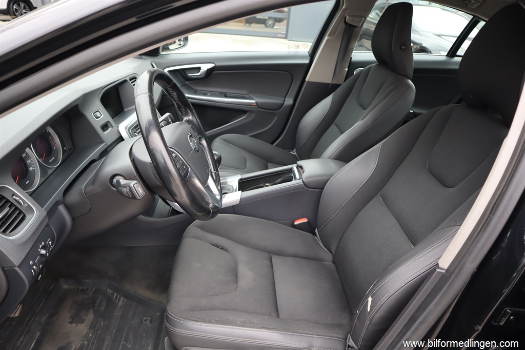 Volvo S60 1.6D DRIVe 115hk Momentum, High Performance Sound System ...
