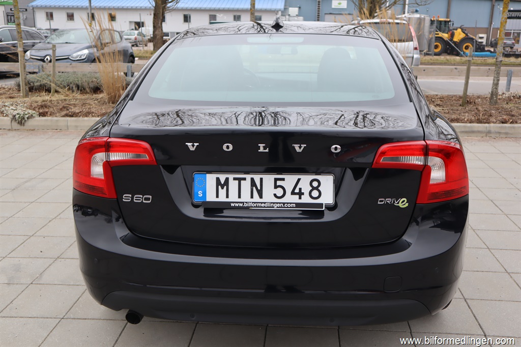Volvo S60 1.6D DRIVe 115hk Momentum, High Performance Sound System ...