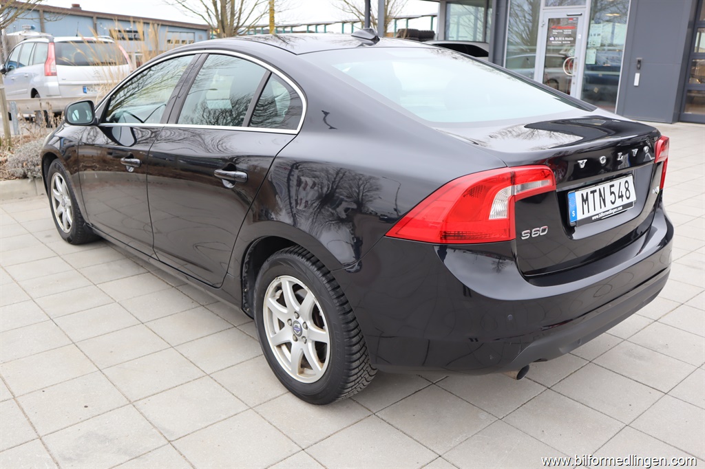 Volvo S60 1.6D DRIVe 115hk Momentum, High Performance Sound System ...