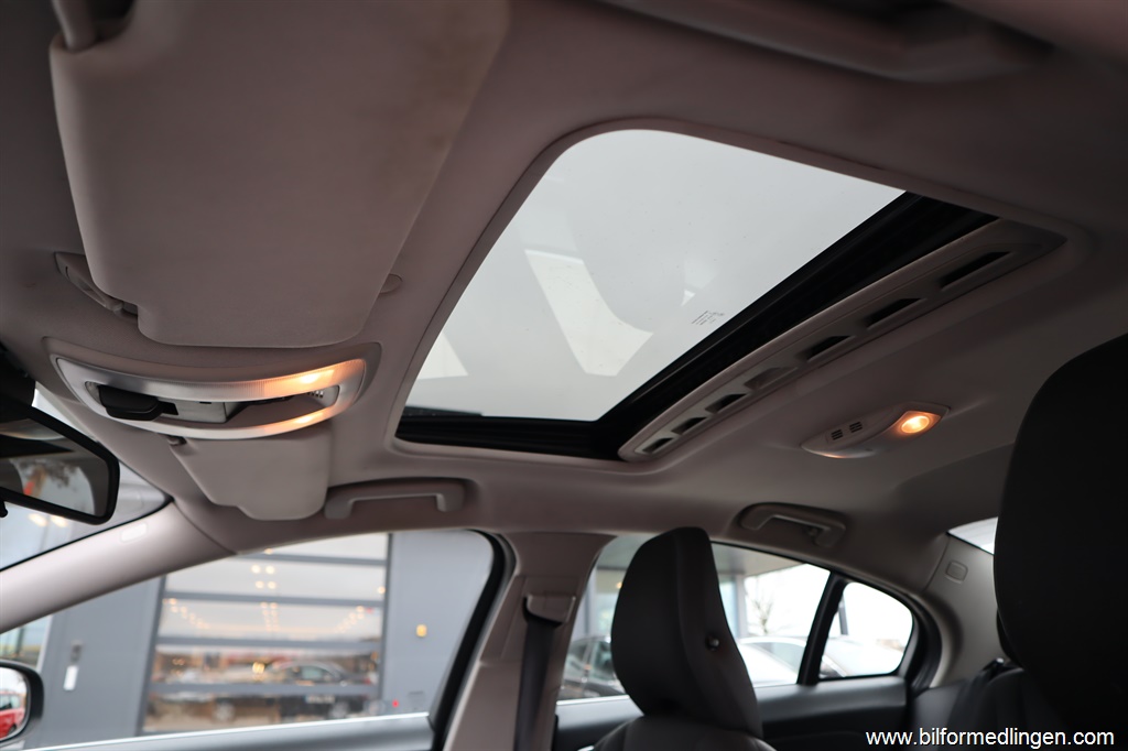 Volvo S60 1.6D DRIVe 115hk Momentum, High Performance Sound System ...